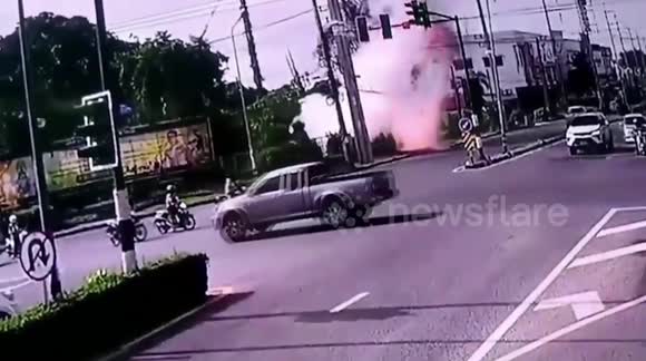 Electric transformer explodes in giant fireball at road intersection in ...