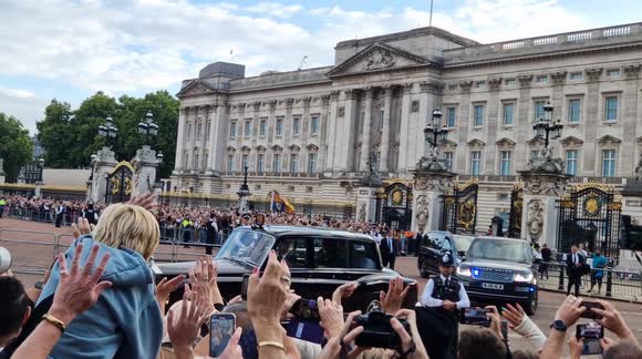 Crowds cheer King Charles as he departs Buckingham Palace on Saturday ...