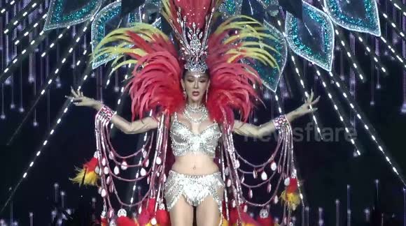 Thailand S Ladyboy Cabarets Sell Out As Tourists Flock Back To
