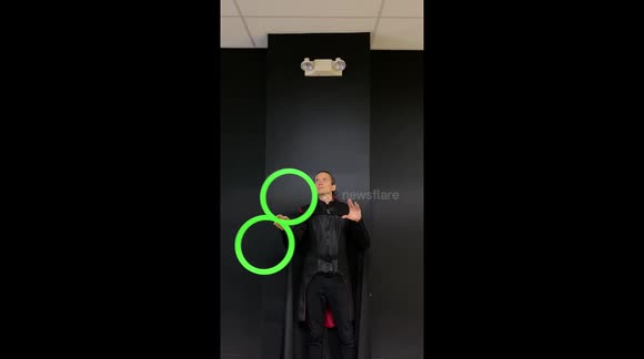 'Ring Jedi' pays tribute to Baby Yoda by performing his 'magic hand ...