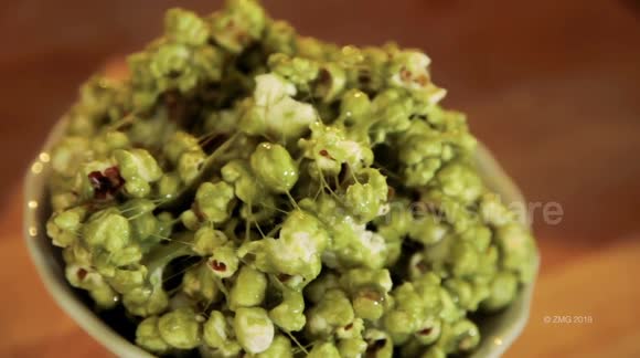 How to make green slime ‘zombie’ popcorn for Halloween movie night ...