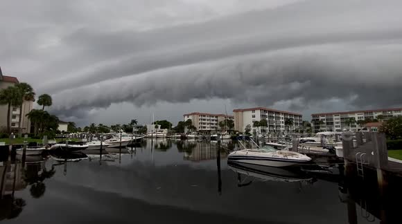 Hurricane Ian sends dramatic squall line in Florida - Buy, Sell or ...