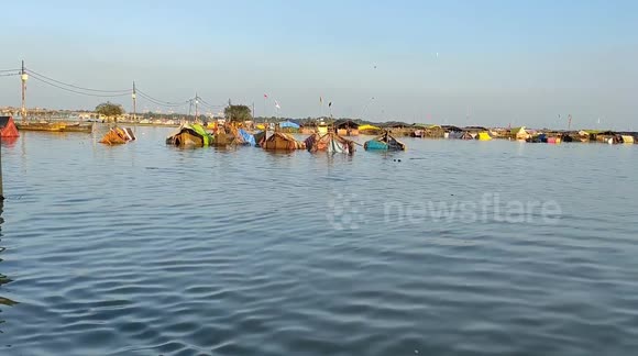 Ganges and Yamuna rivers overflow, causing flood in Prayagraj, India ...