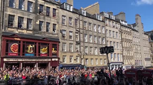 The Queens Funeral Procession In Edinburgh Royal Mile 12th September ...