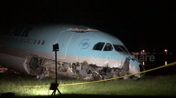 Korean Air flight with 162 passengers crashes after overshooting runway in the Philippines - Buy ...