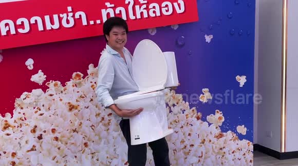 Cinema-goers fill TOILETS and other wacky objects in 'bottomless ...