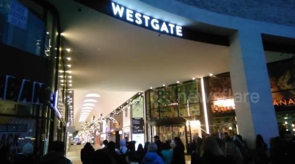 Westgate centre evacuated and fire engines on scene in Oxford city ...