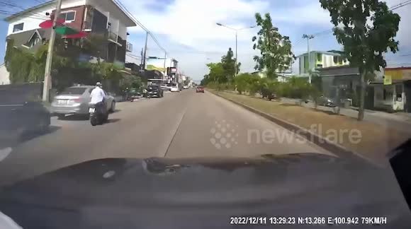 Stray wheel bounces into oncoming BMW on road in Thailand - Buy, Sell ...