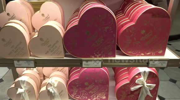 Harrods London celebrates Valentines Day with hearts design of luxury ...