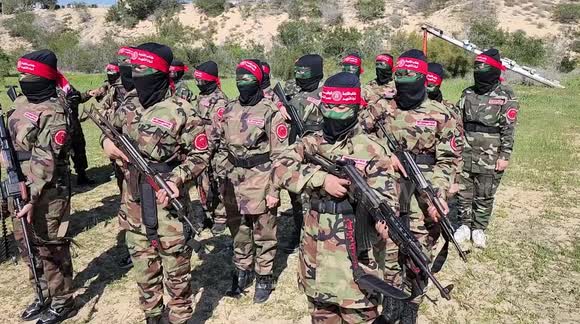 Palestinian girls from the National Resistance Brigades, the military ...