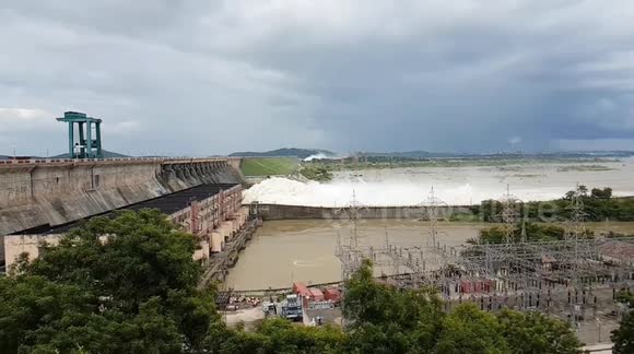 Hirakud dam world largest longest dam Hirakud Dam Man Power Plant in ...