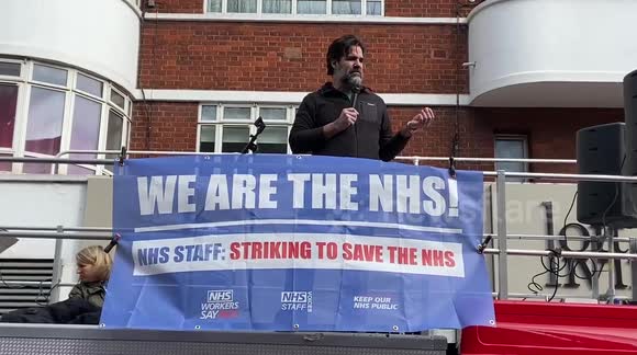 'NHS is amazing' says actor Rob Delaney while recalling devastating ...