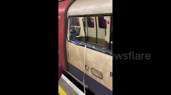 UK: Passengers Smash Windows To Escape Train Amid Fire Alert At London ...