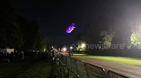 The amazing drone lightshow for the Coronation concert seen over the ...