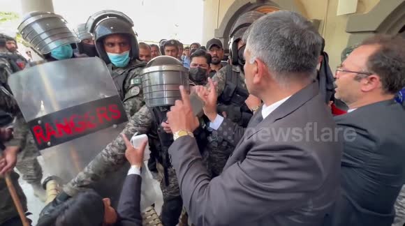 Pakistan Army And Advocate fight in Islamabad High Court during Imran ...