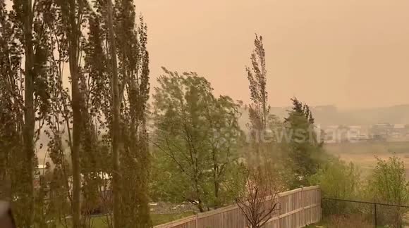 Calgary engulfed in wildfire smoke as air quality plunges to 'very high ...