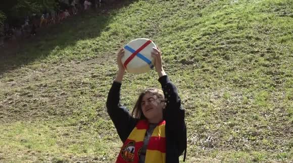 DON'T MISS: Canadian woman wins Cheese Rolling 2023 despite knocking ...