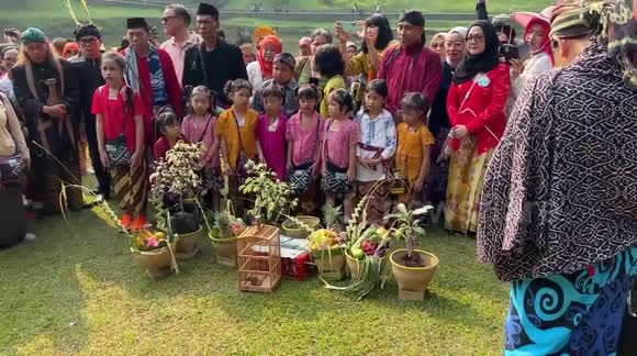 University of Indonesia's enchanting planting ritual inspires eco ...
