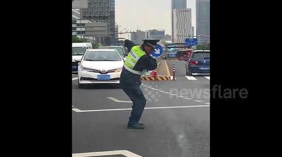 Traffic police's hilarious dance moves bring delight to streets in ...