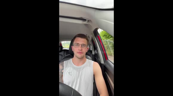 Man with severe stutter becomes TikTok star using KFC and Starbucks ...