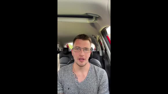 Man with severe stutter becomes TikTok star using KFC and Starbucks ...