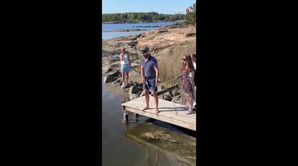 Family pulls an insanely crazy bungee jumping prank on the dad ...