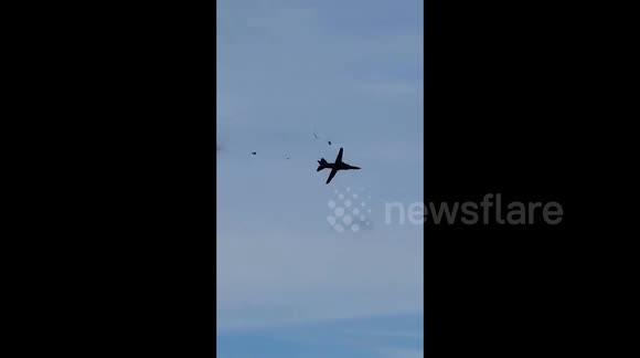 Pilots eject from fighter jet seconds before crash during air show in ...