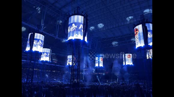 Metallica and Pantera atmosphere at the University of Phoenix Stadium ...