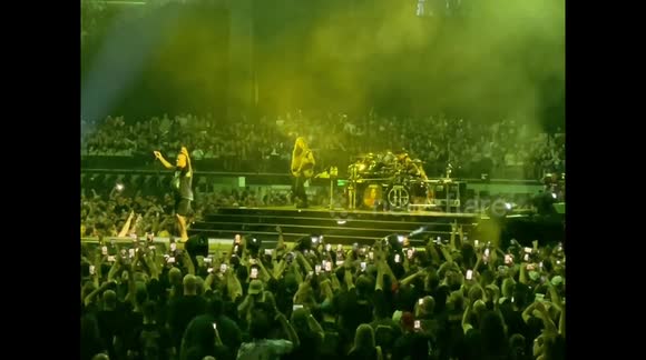 Metallica and Pantera atmosphere at the University of Phoenix Stadium ...