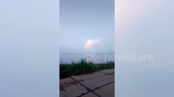 Residents grapple with smog as Philippines Taal Volcano belches gas ...
