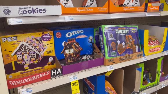 Halloween Candy Everywhere | Grocery Stores in the USA are filled with ...