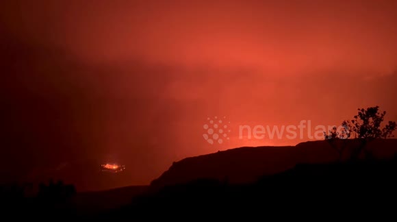 Blood Red Sky over Volcano in Hawaii | Kilauea Volcano Lava turns sky ...