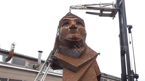 "Strength of the Hijab" statue commissioned in UK - Buy, Sell or Upload ...