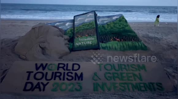 Sand artist's impressive tourism installation captures attention of ...