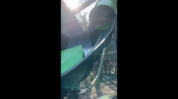 'He fell out!' - Man defeated by a 'wave' while tubing down a water ...