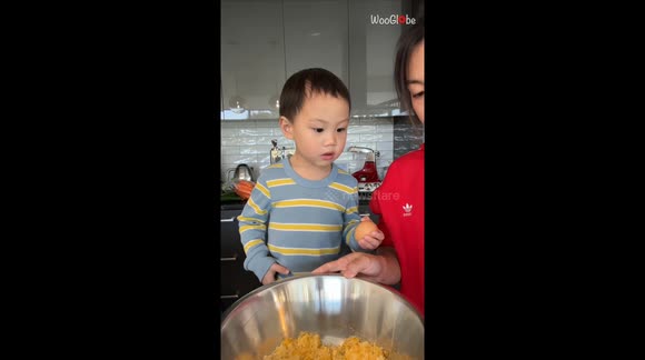 Boy bursts into tears when mother pulls the egg-crack prank on him ...
