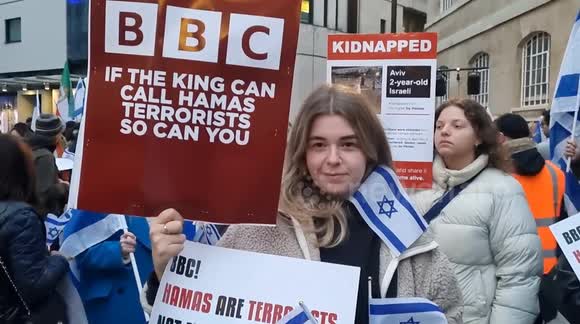 Pro-Israel protesters hold anti-BBC rally outside HQ, a day after pro ...