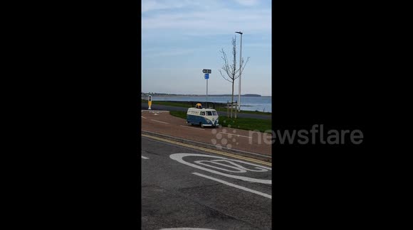 Man transforms mobility scooter into mini camper van that’s completely ...