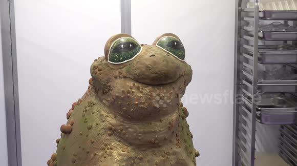 Cadbury World chocolatiers create "spooky" Halloween toad in Birmingham ...