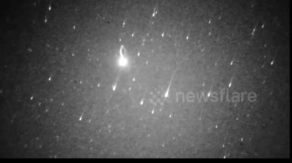 Night vision filming of Starlink satellites as they cross the Zenith ...