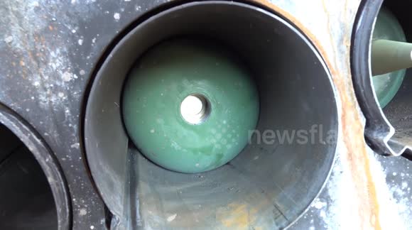 Russian Solntsepek heavy flamethrower system fires missiles at ...