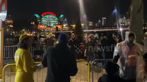 Huge queues for Pokémon Post popup for free Pokémon trading card - Buy ...