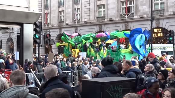 London New Year's Day Parade 2024 procession starts outside The Ritz ...