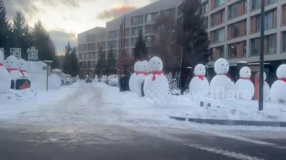 Bizarre video shows over 100 giant snowmen taking over a Chinese ...