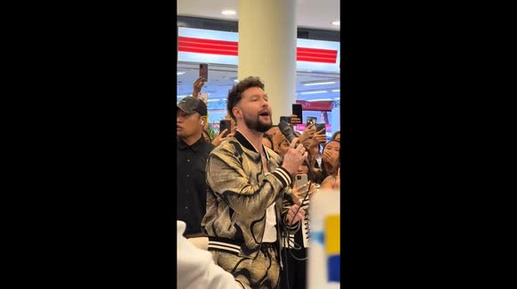 British singer Calum Scott surprises fans with karaoke performance at ...