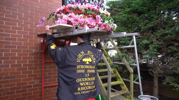 Strongman grandad gets 105th world record for balancing stuff on his ...