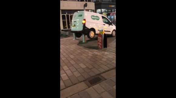 Specsavers van in need of Specsaving after mysteriously getting stuck ...