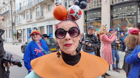 The annual London Hat Walk celebrates its 10th year with an amazing ...