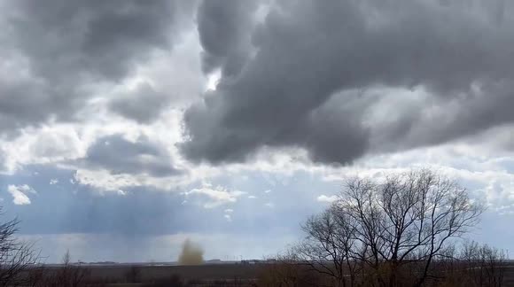 Mini supercell spawns tight rotating mesocyclone tornado in Williams ...