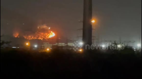 Delhi - Fire continues at Ghazipur landfill site, residents say, ‘smoke ...